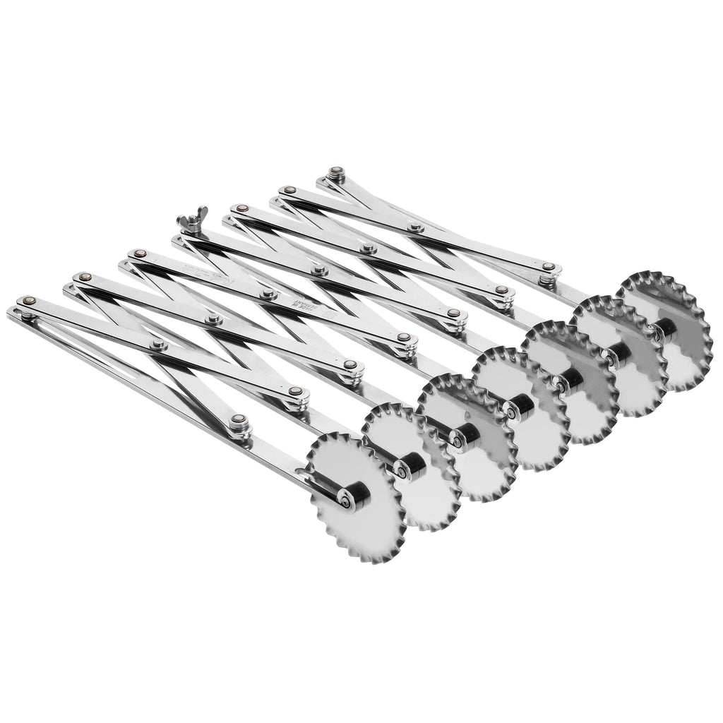 Teigschneider siebenteilig mit Wellenschliff | Emil Schmidt - Privat